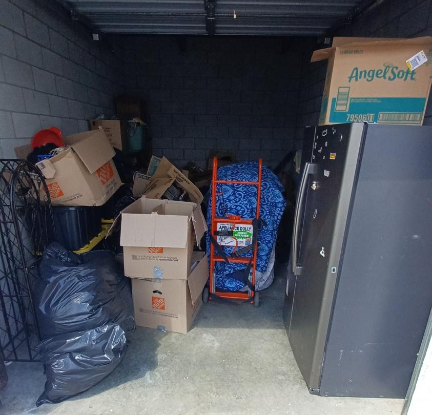 Storage Unit Auction in Toledo, OH at Red Dot Storage 176 ends on 24th ...