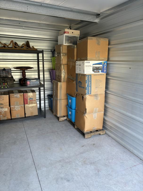 Storage Unit Auction in Belleville, IL at Advantage Self Storage ...