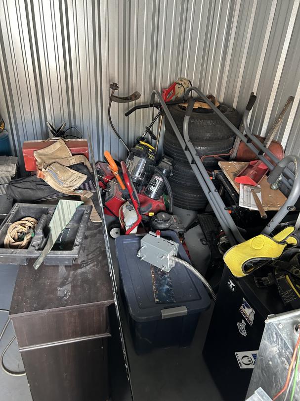 Storage Auction in St. Peters, MO at A Storage Inn - Cave Springs ends ...