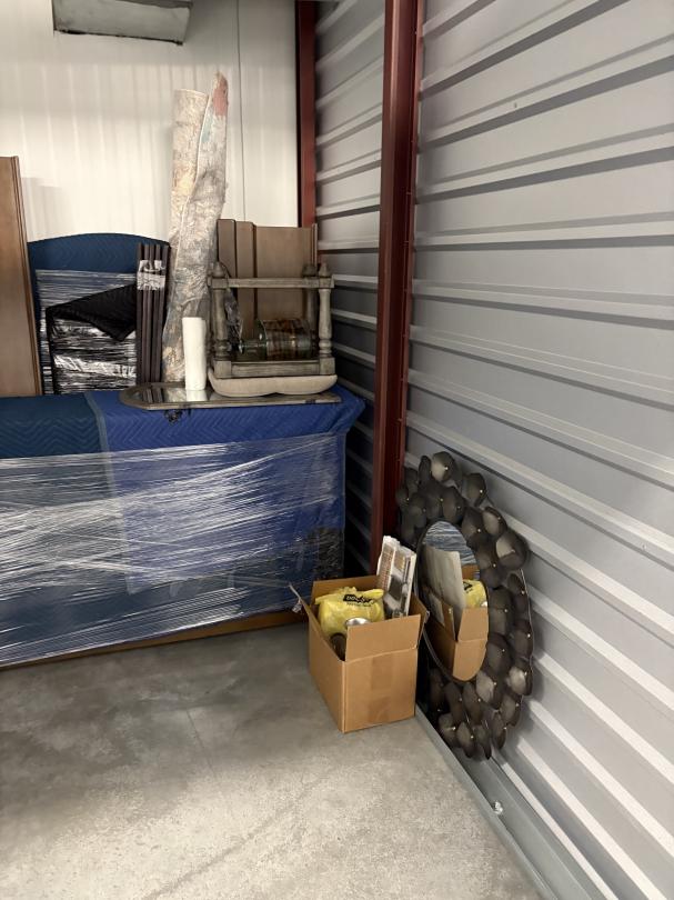 Storage Unit Auction in Hendersonville, TN at New Shackle Self Storage ...
