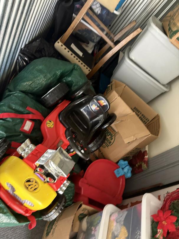 Storage Unit Auction in Hammond , LA at Creekside Self Storage ends on 25th February, 2025 10:00 AM