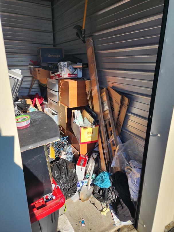 Storage Unit Auction in Roseburg, OR at Master Key Storage - Annex ends ...