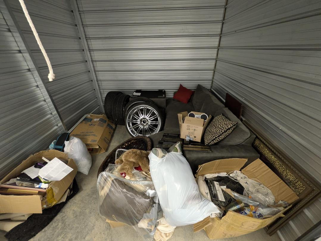 Storage Unit Auction in Decatur, AL at OneGuard Self Storage- Decatur ...