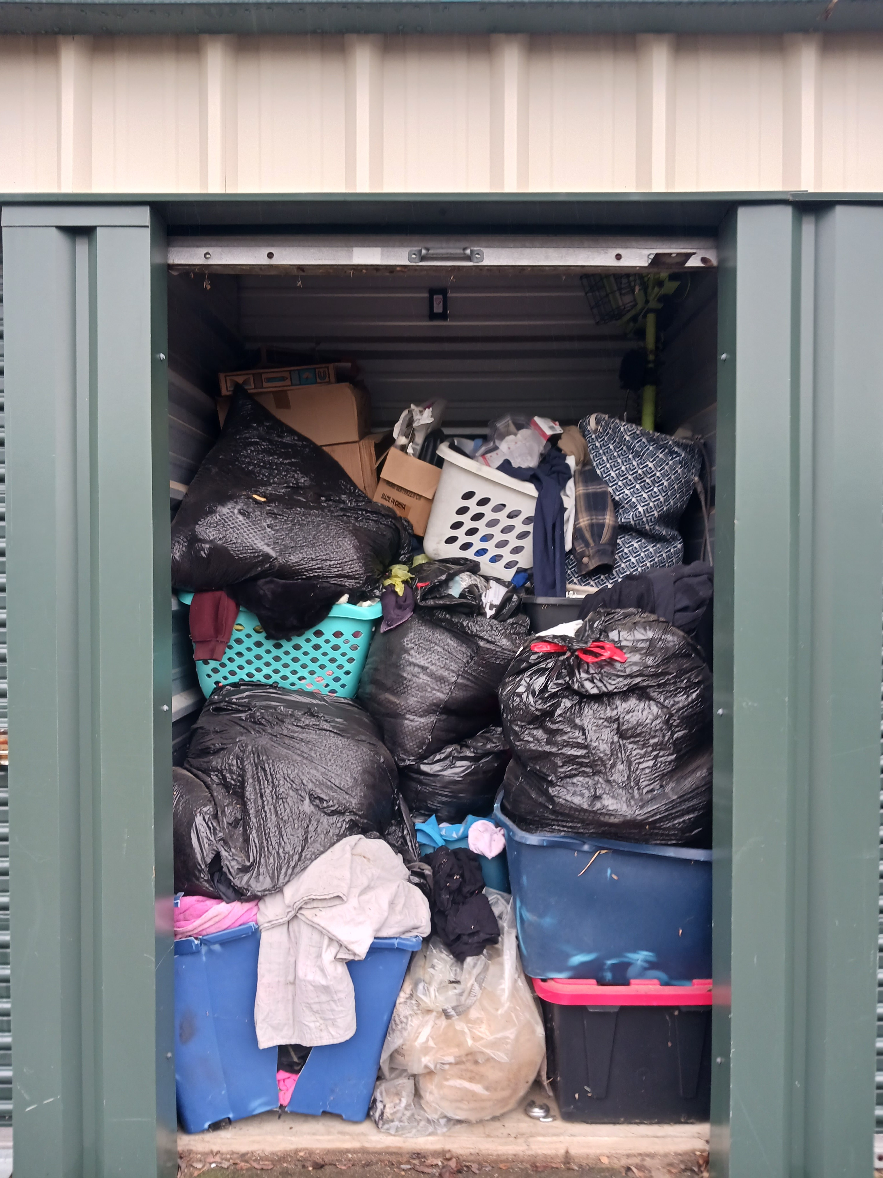 Storage Unit Auction in Sapulpa, OK at Easy Stop Storage - Sapulpa ...