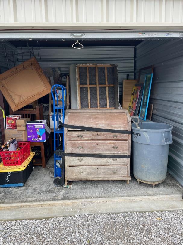 Storage Unit Auction in BURKESVILLE, KY at FALCON STORAGE BURKESVILLE ...