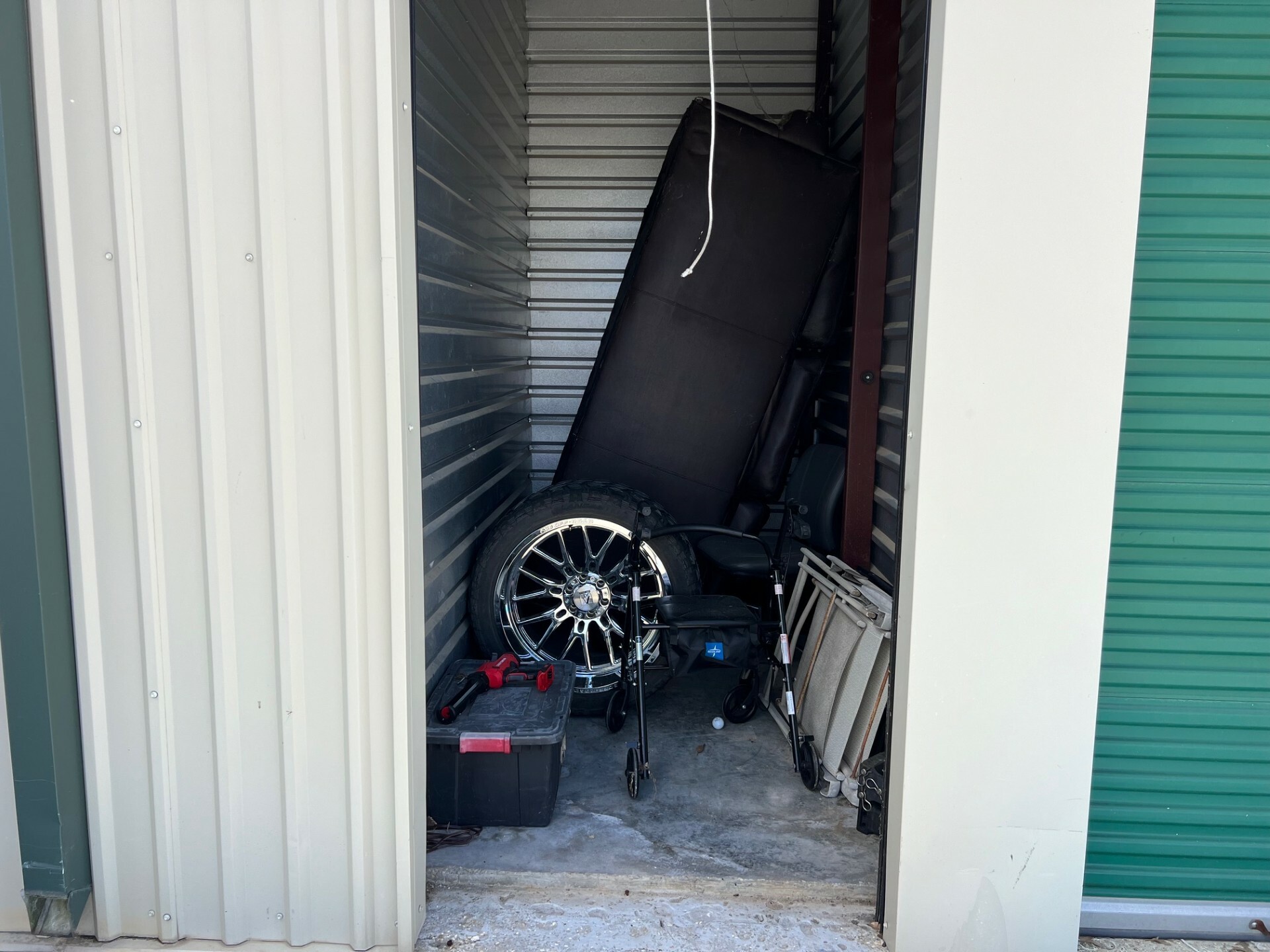 Storage Unit Auction in Lafayette, LA at Amazing Storage ends on 24th ...