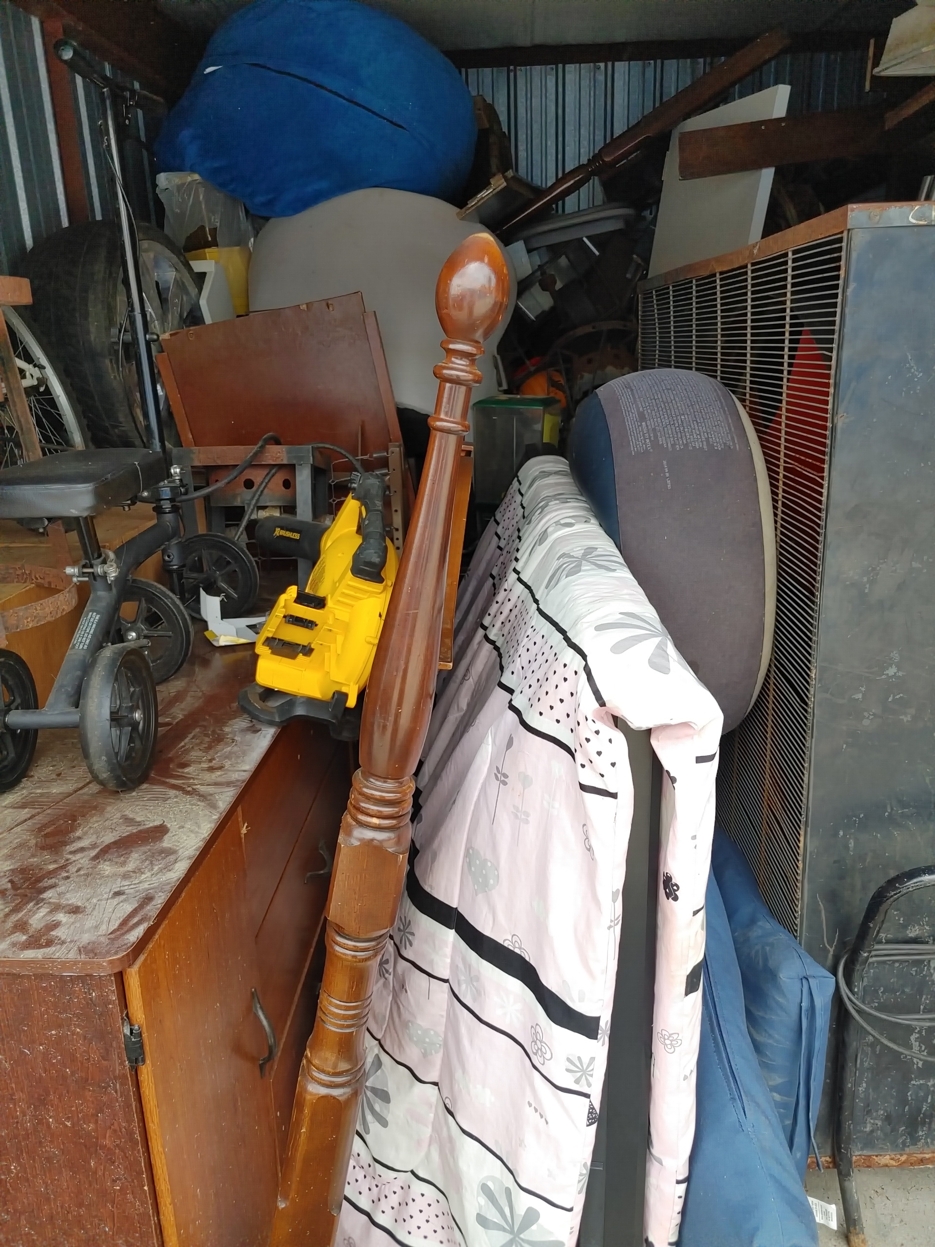 Storage Unit Auction in statesboro, GA at Eagles Landing Storage ends ...