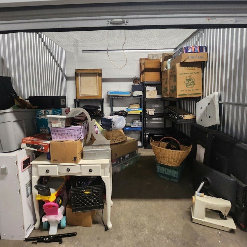 Storage Unit Auction in Kalamazoo, MI at Kalamazoo Storage Center ends ...