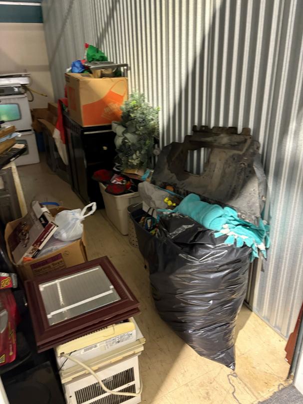 Storage Unit Auction in Hammond , LA at Creekside Self Storage ends on 28th April, 2025 10:00 AM