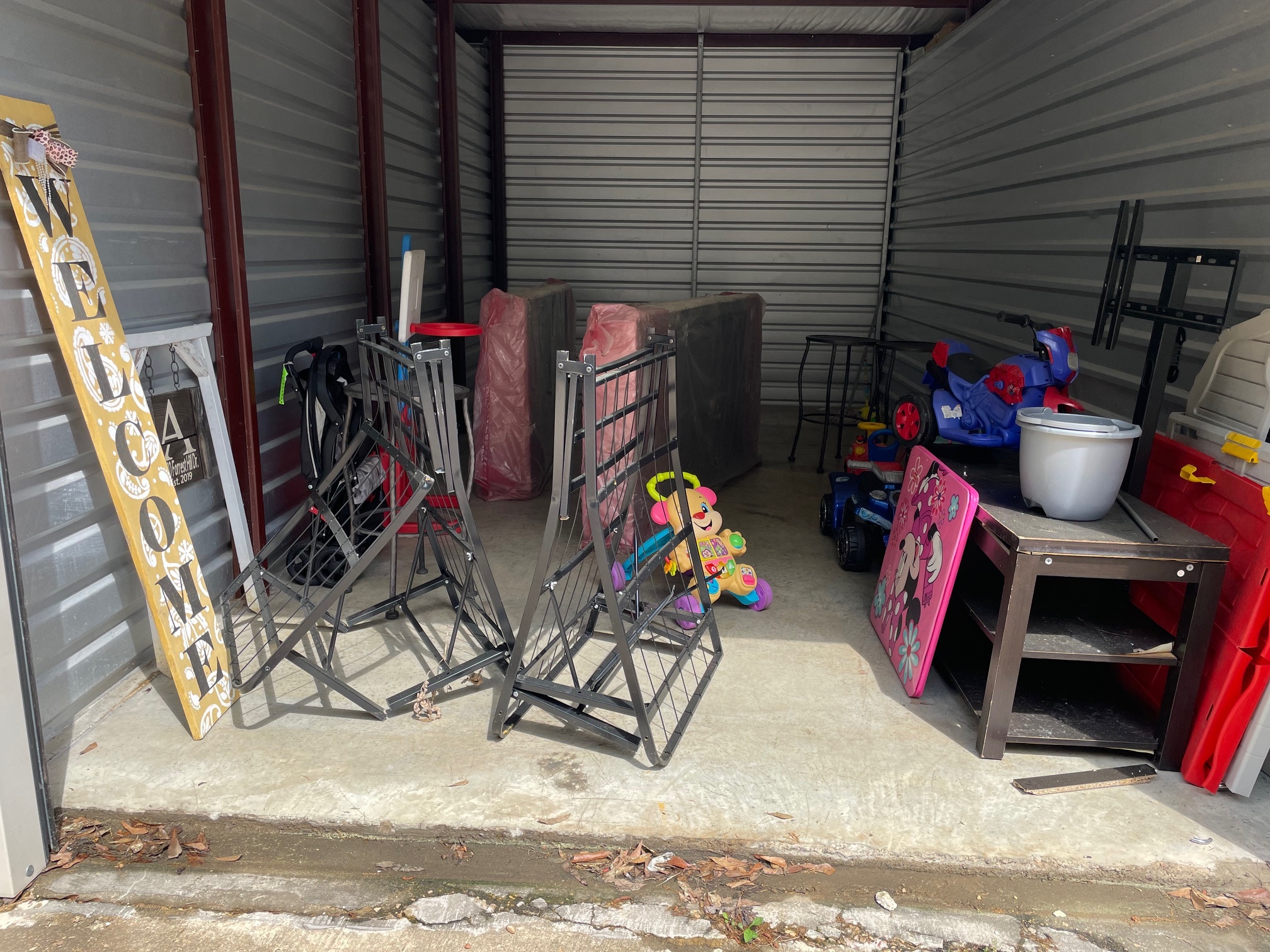 Storage Unit Auction in Tupelo, MS at Storage Max - Tupelo4 ends on ...