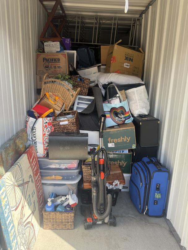 Storage Unit Auction in Boulder, CO at Guardian Storage - Boulder 1 ...