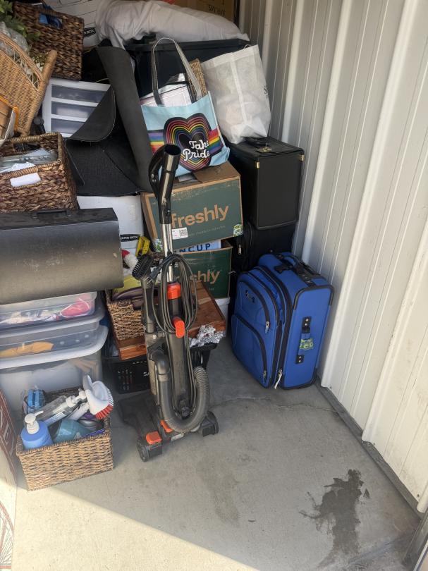 Storage Unit Auction in Boulder, CO at Guardian Storage - Boulder 1 ...