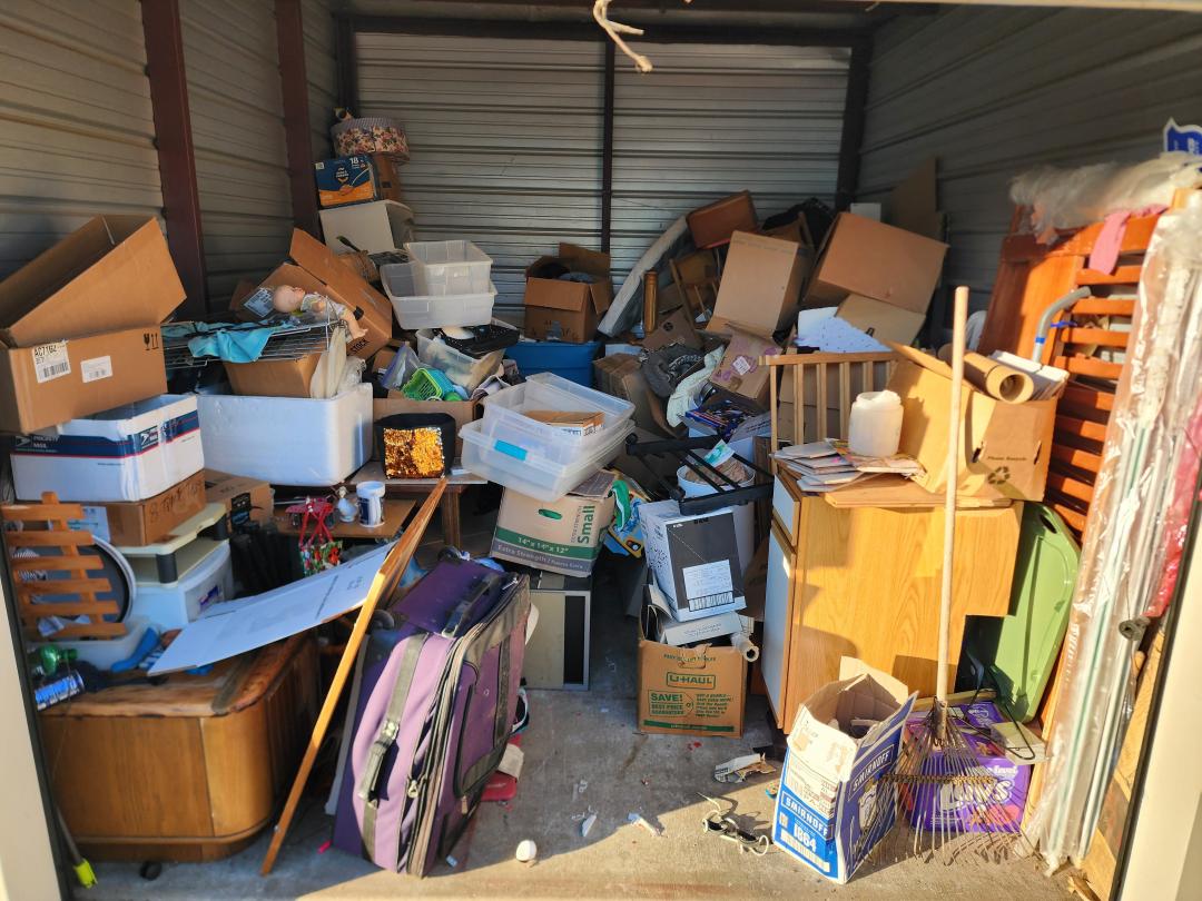 Storage Unit Auction in Roseburg, OR at Master Key Storage - Annex ends ...