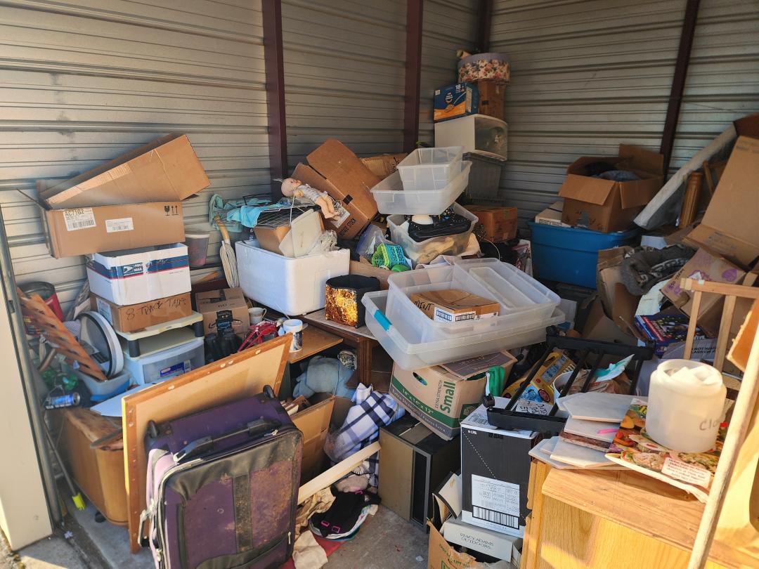 Storage Unit Auction in Roseburg, OR at Master Key Storage - Annex ends ...