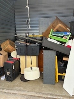 Storage Unit Auction in Pittsburgh, PA at Guardian Storage - Fox Chapel ...