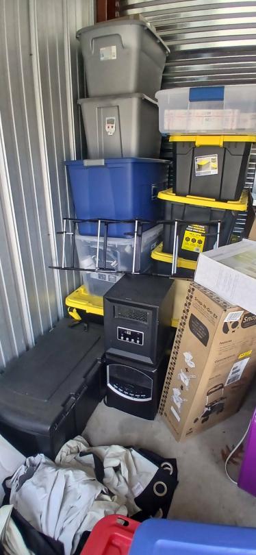 Storage Unit Auction in Gardner , MA at 011 All Purpose Storage ...