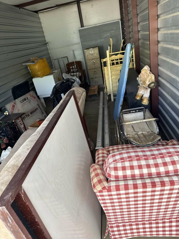 Storage Unit Auction in Tomball, TX at Blacklock Storage Tomball ends ...