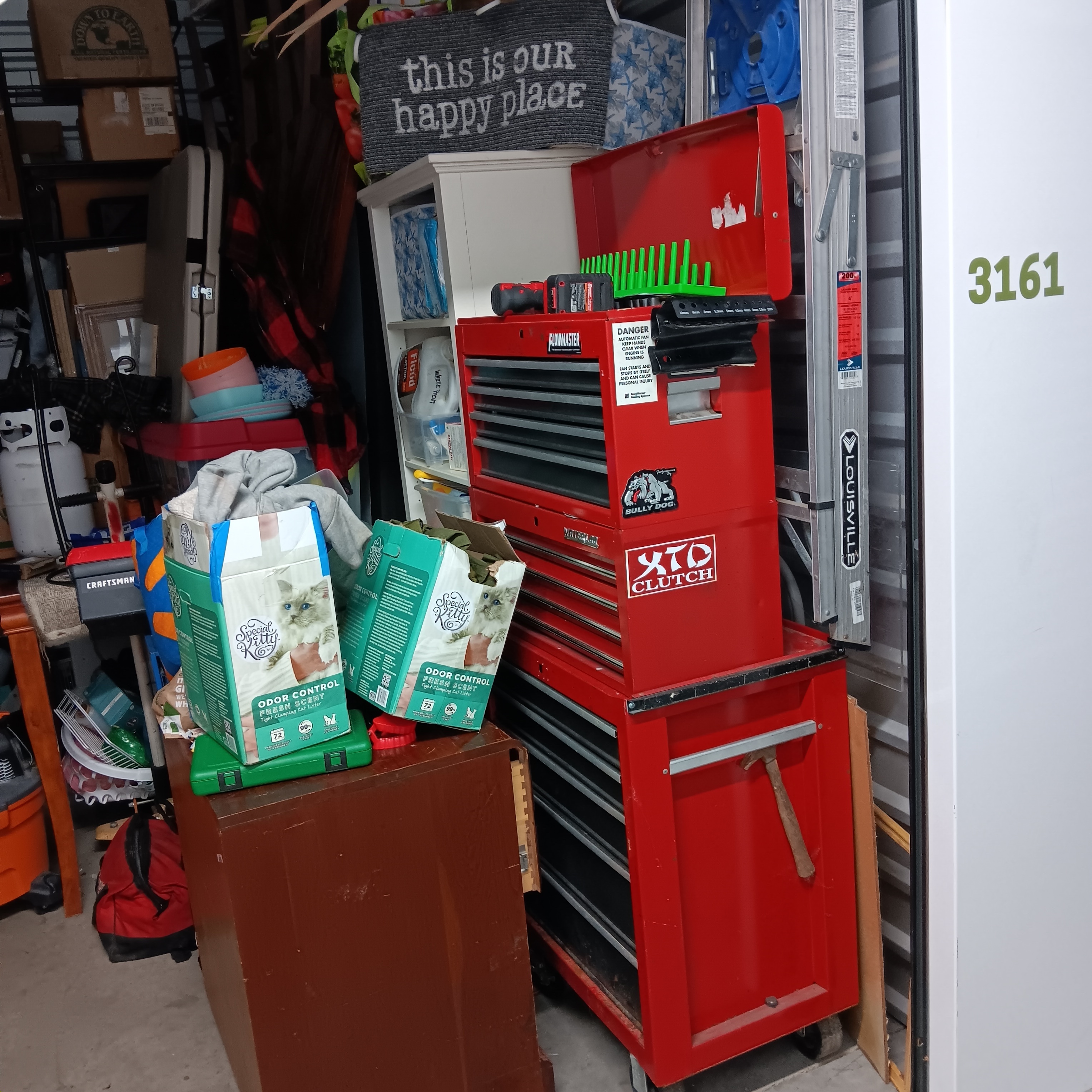 Storage Unit Auction in Springfield, OR at BuxBear Storage Springfield ...