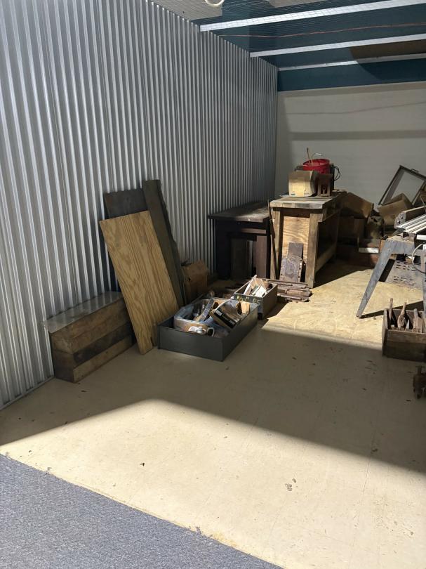 Storage Unit Auction in Hammond , LA at Creekside Self Storage ends on 22nd May, 2025 12:30 PM