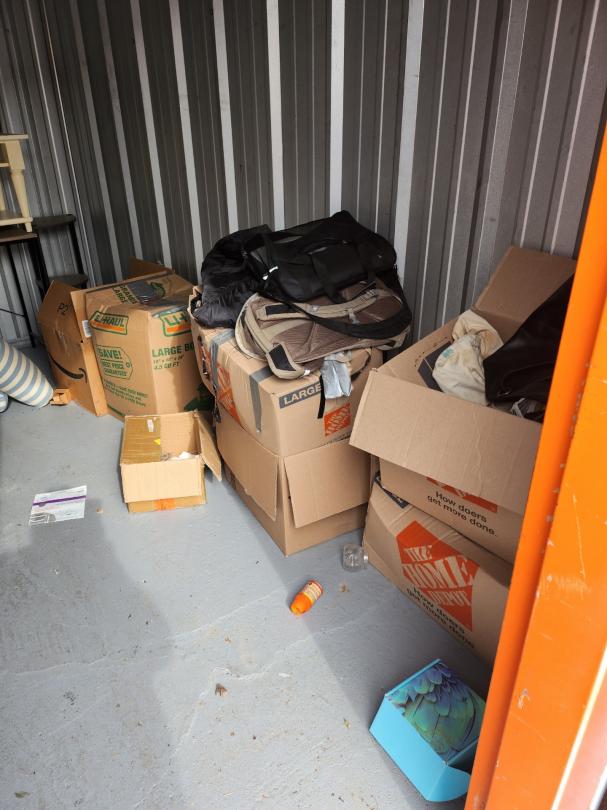 Storage Unit Auction in Alton, IL at A Storage Inn - Alton ends on 20th ...