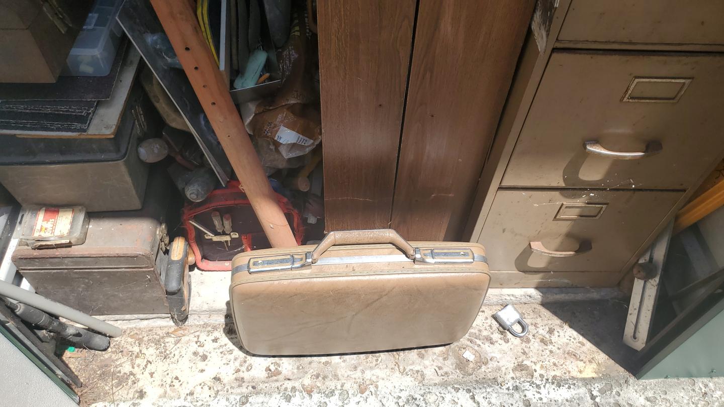 Storage Unit Auction in Gulfport , MS at Handy Lock S.S. - Gulfport ...