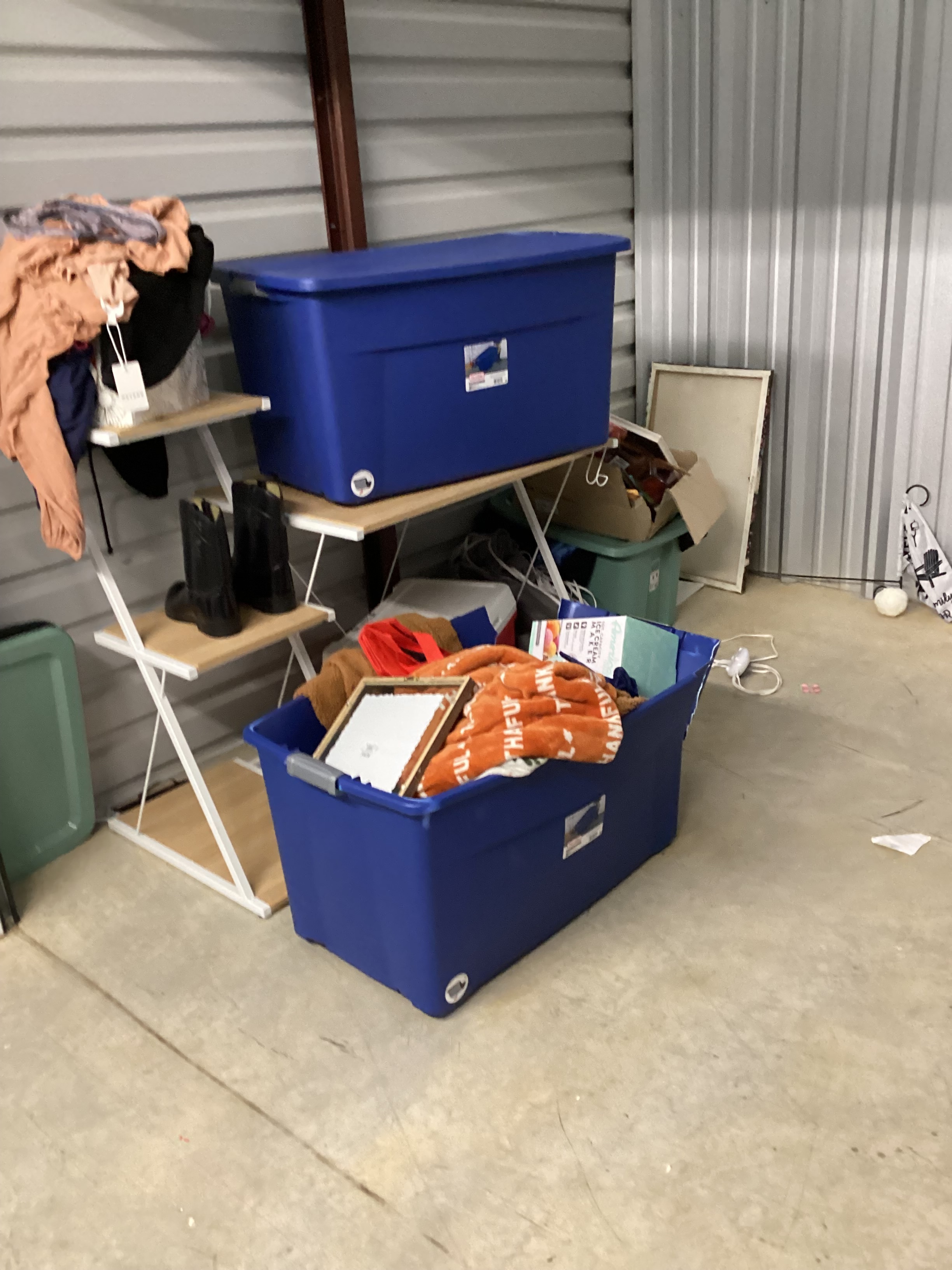 Storage Unit Auction in North Little Rock , AR at Absolute Storage of ...