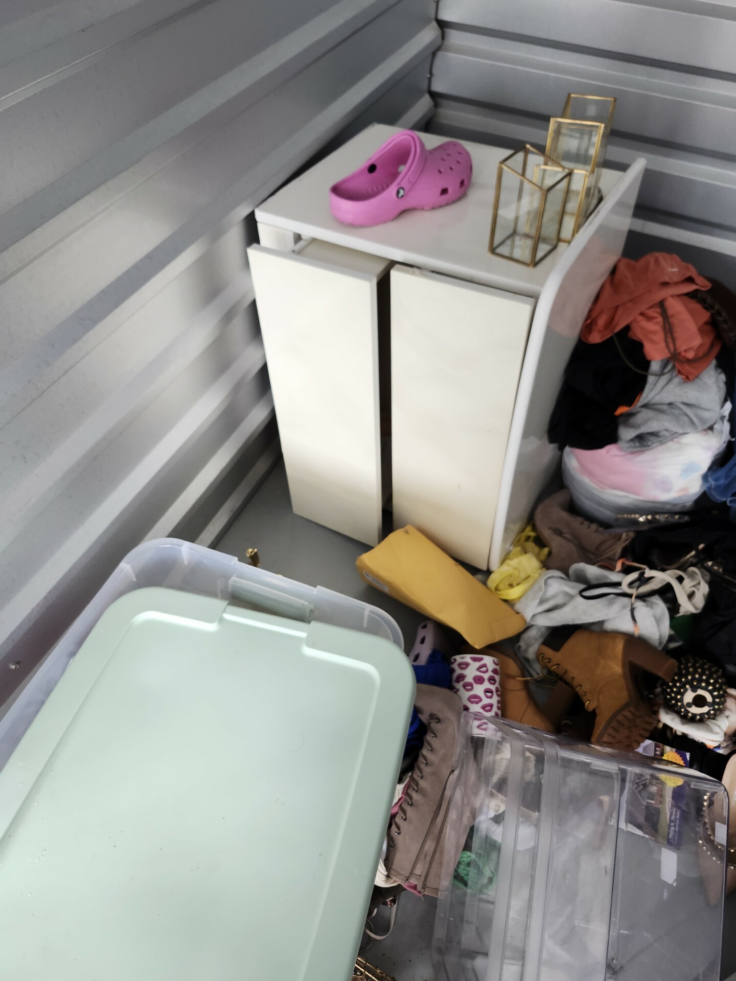 Storage Unit Auction in Austin, TX at Burnet Storage ends on 26th June ...