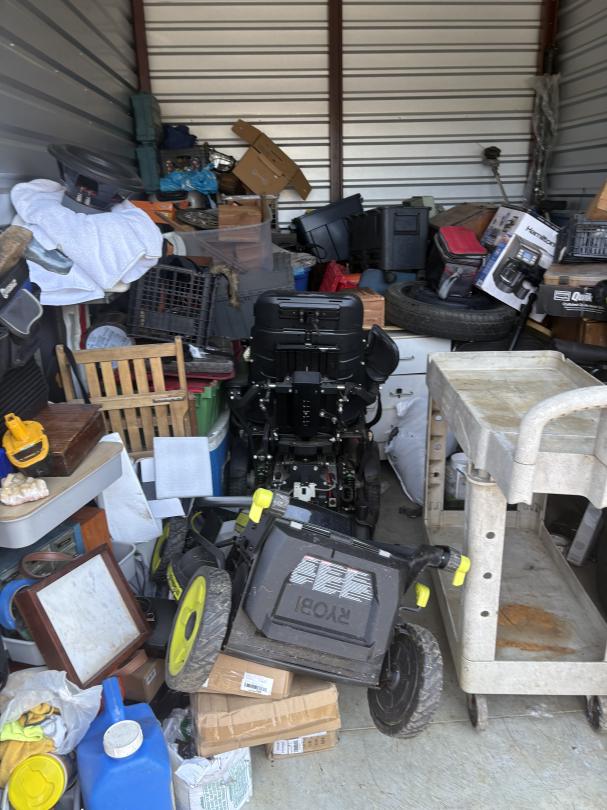 Storage Unit Auction in Hendersonville, TN at New Shackle Self Storage ...