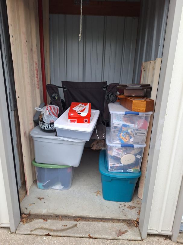 Storage Unit Auction in Topeka, KS at Capital City Storage-Gage ends on ...