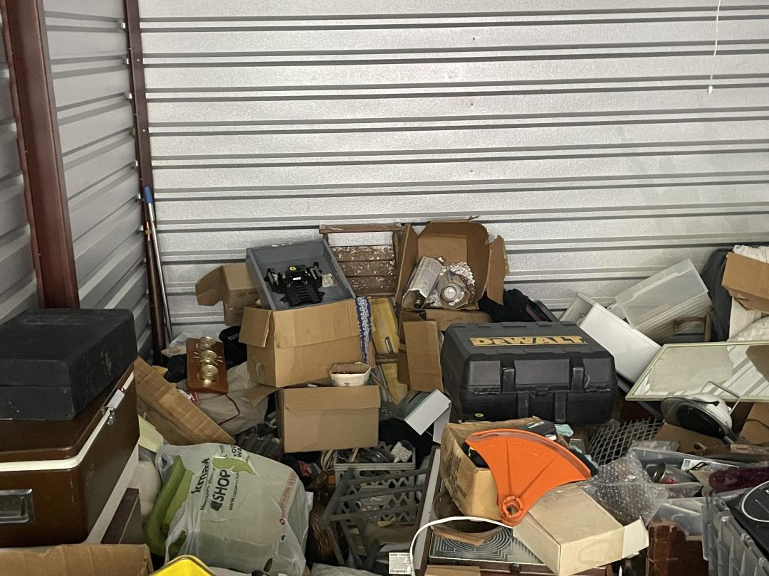 Storage Unit Auction in FRANKLIN, NC at CAROLINA STORAGE WEST - 11 ...