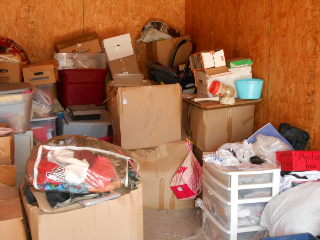 Storage Unit Auction in Floresville, TX at G Street Mini Storage ends ...