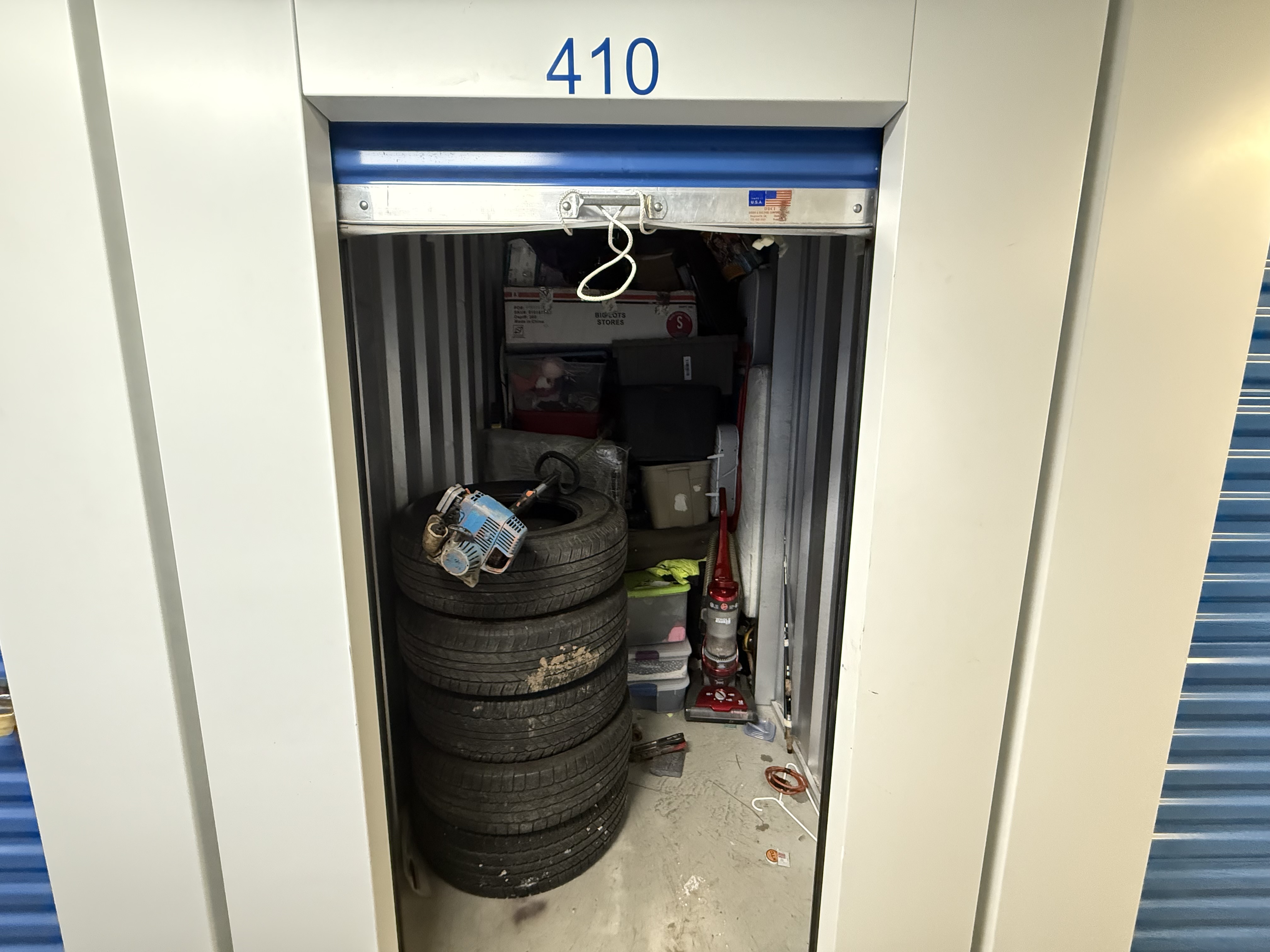 Storage Unit Auction in Nashville, TN at Metro Mini Storage - Nashville ...