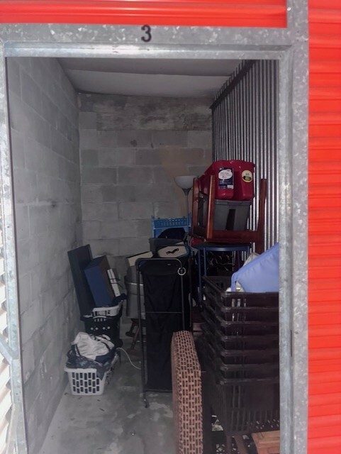 Storage Unit Auction in Tampa, FL at Mini-Maxi Storage ends on 3rd July ...