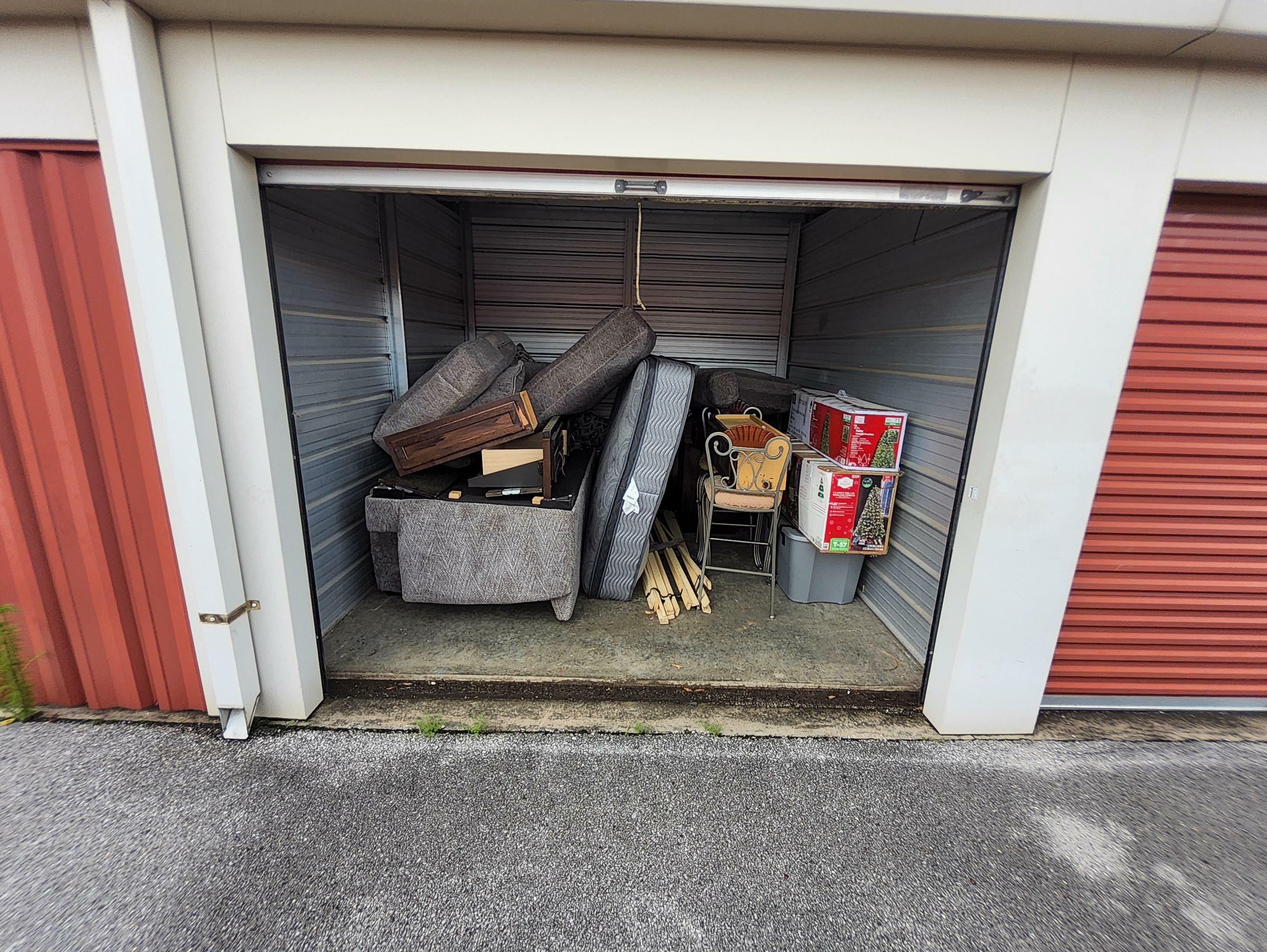 Storage Unit Auction in Decatur, AL at OneGuard Self Storage- Decatur ...