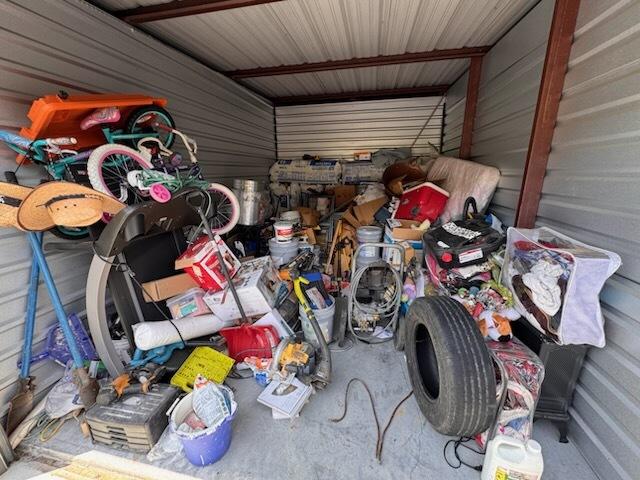 Storage Unit Auction in Sevierville, TN at Tri Star Storage ends on ...
