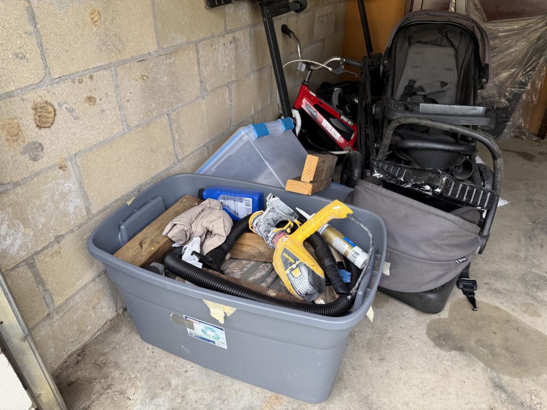 Storage Unit Auction in North Little Rock, AR at North Little Rock ...