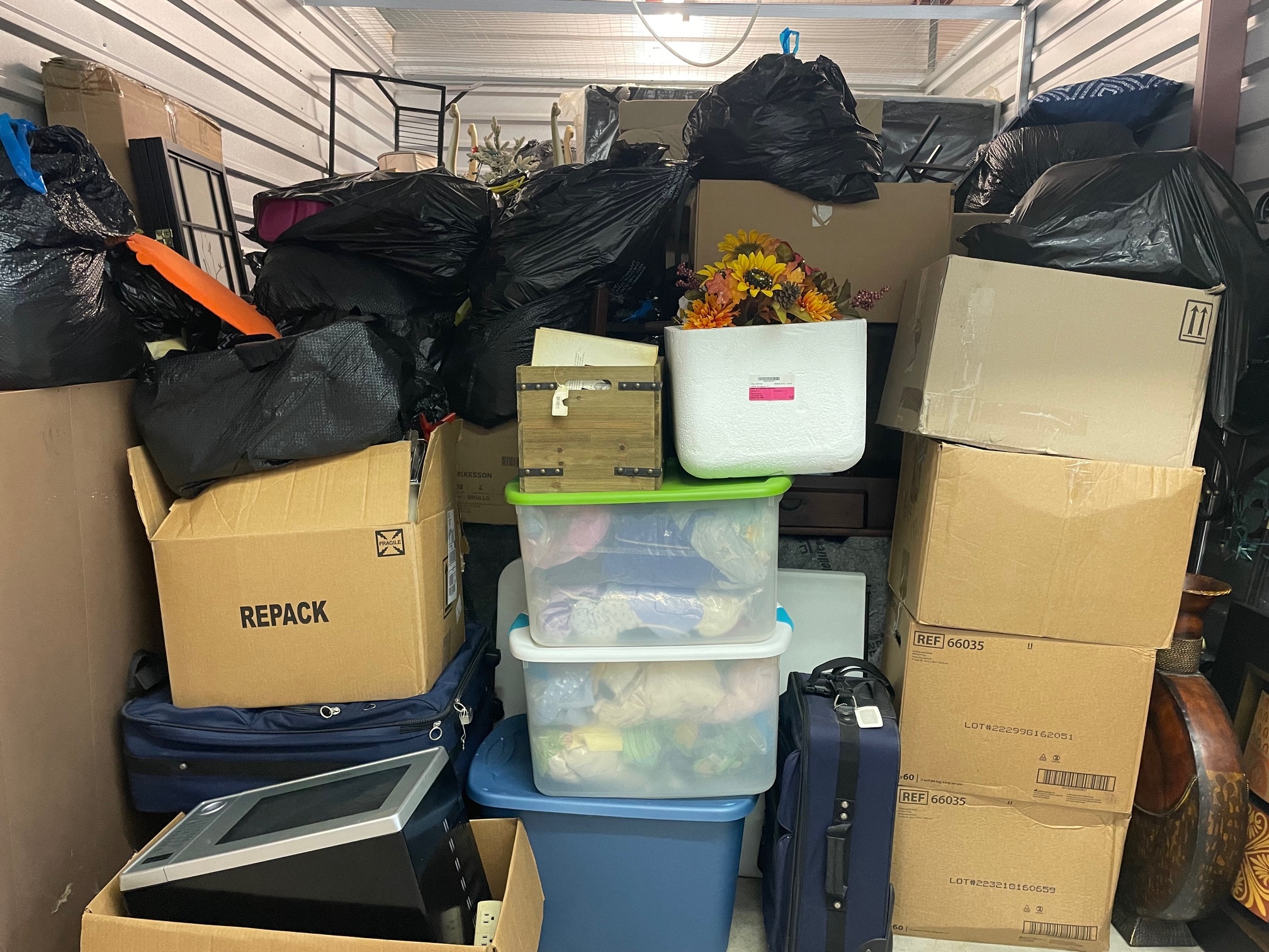 Storage Unit Auction in Tupelo, MS at Storage Max - Tupelo2 ends on ...