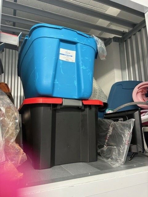 Storage Unit Auction in Pittsburgh, PA at Guardian Storage - Parkway ...