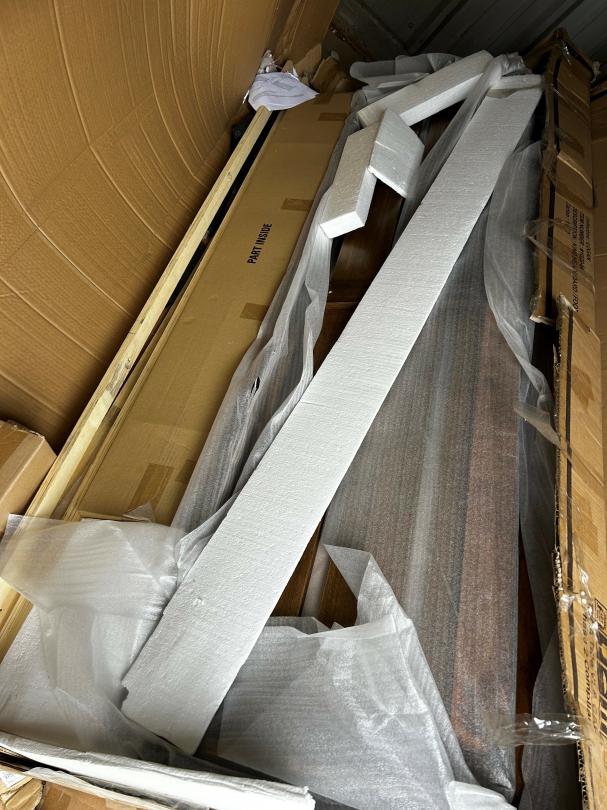 Storage Unit Auction in Gulfport , MS at Tellus Self Storage - Dedeaux ...