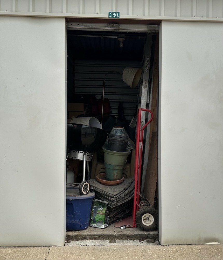 Storage Unit Auction in Sapulpa, OK at Easy Stop Storage - Sapulpa ...