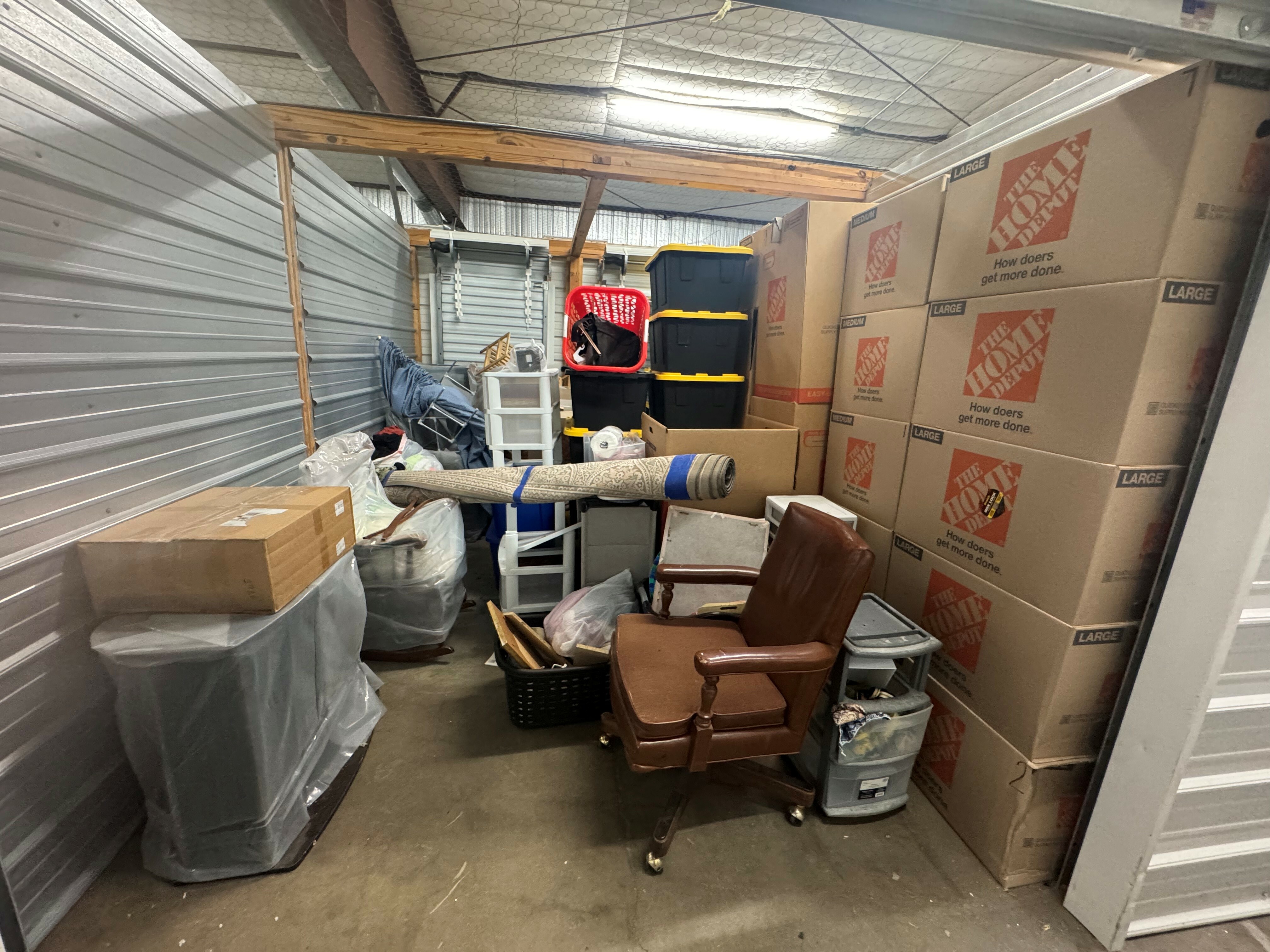 Storage Unit Auction in Houston, TX at Storage King USA - Veterans ...