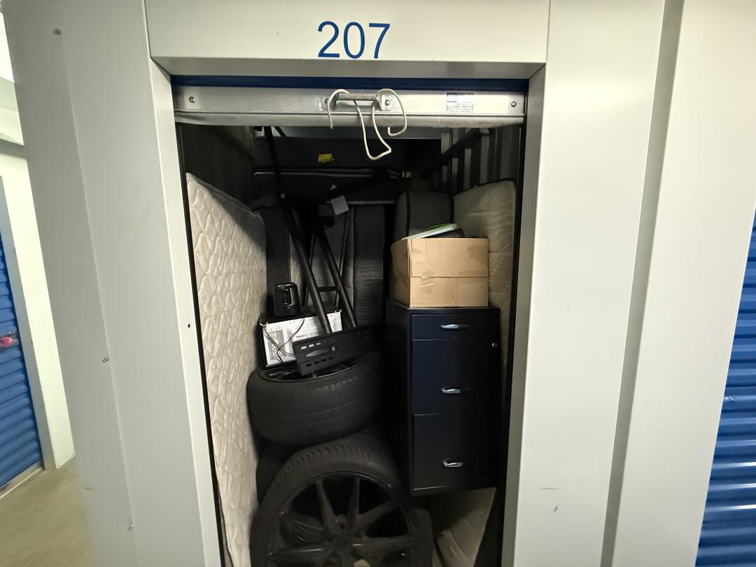 Storage Unit Auction in Nashville, TN at Metro Mini Storage - Nashville ...