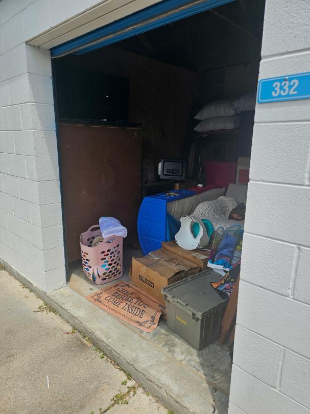 Storage Unit Auction in Carthage, TX at Right Move Storage- Luper ...