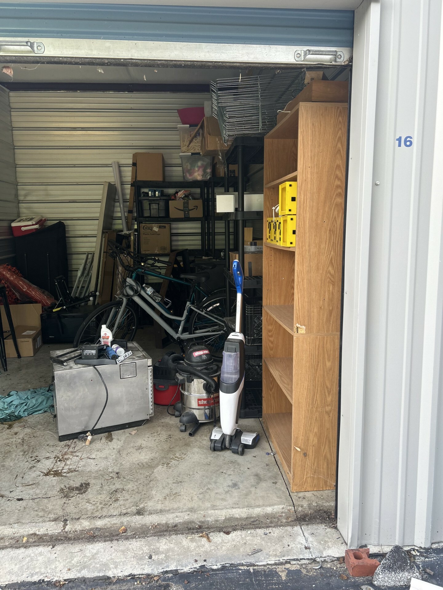 Storage Unit Auction in Columbia, MO at Gateway Storage - Columbia MO ...