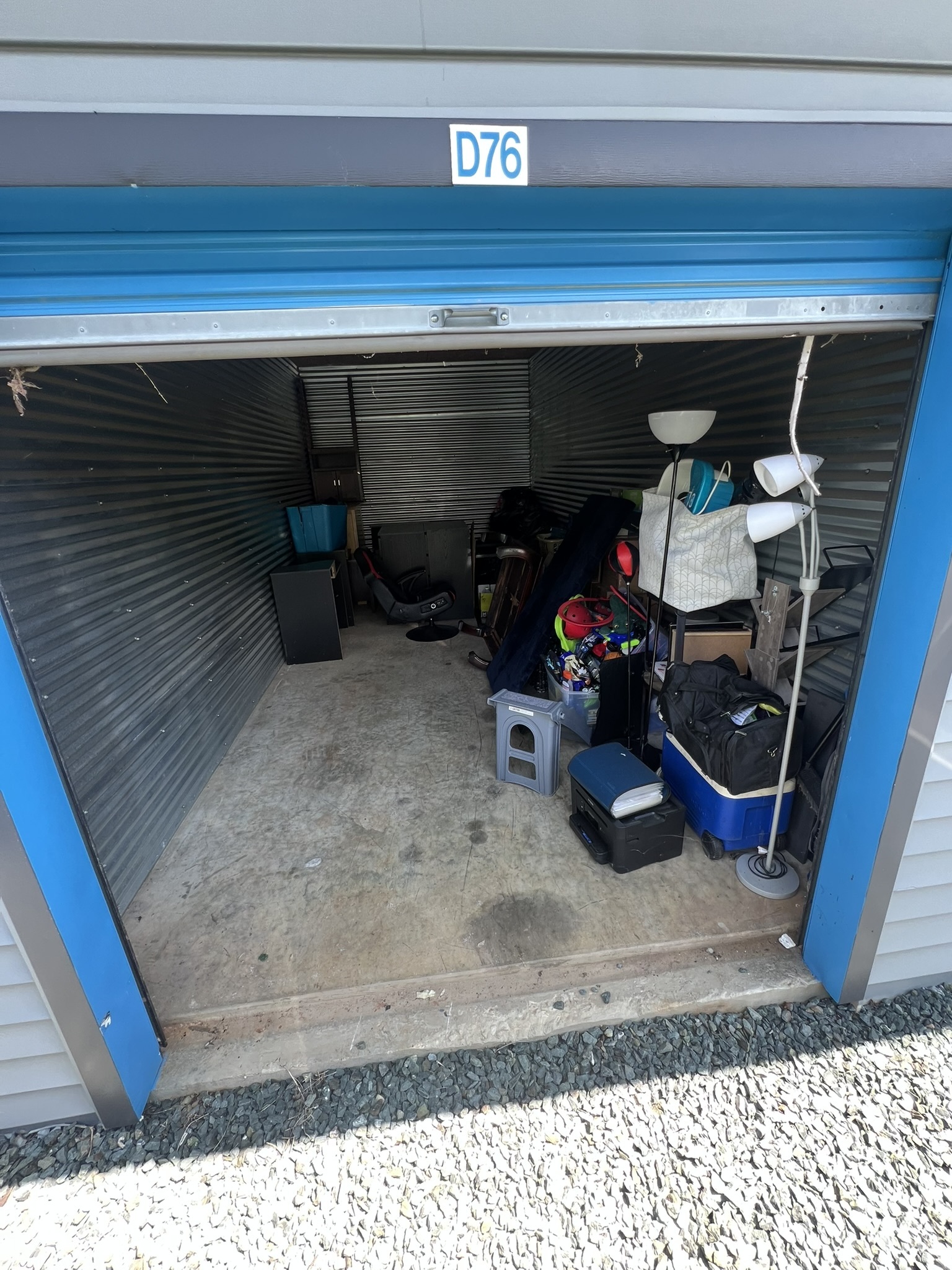 Storage Unit Auction in Gordonsville, VA at USA Storage Solutions ...