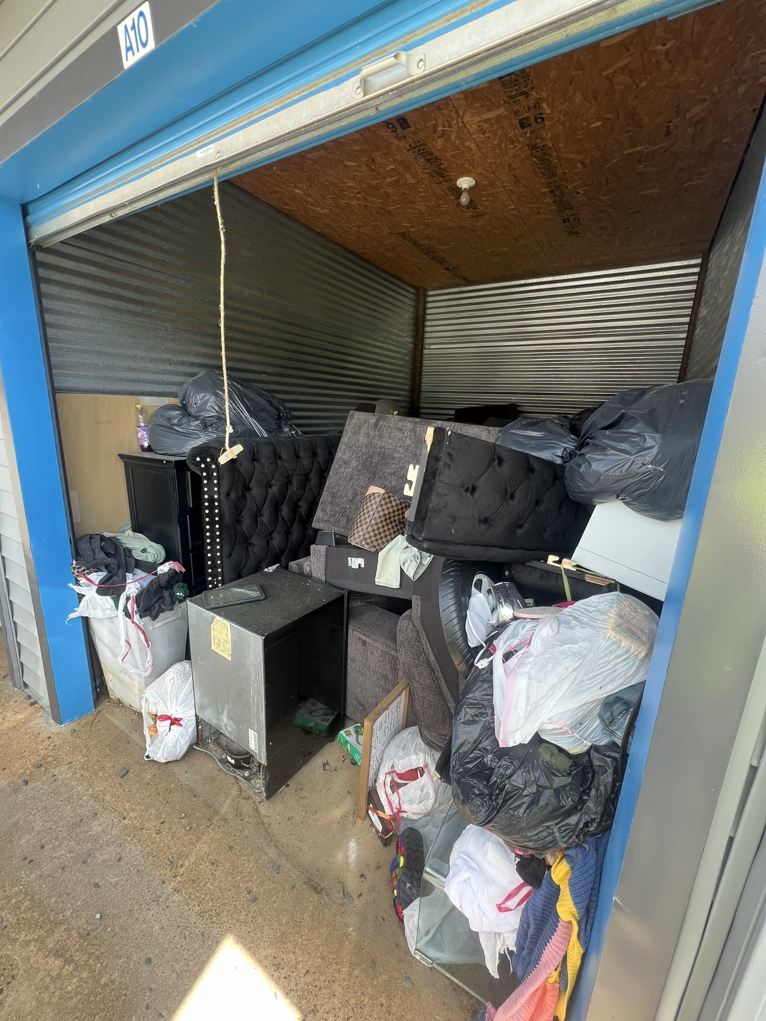 Storage Unit Auction in Gordonsville, VA at USA Storage Solutions ...